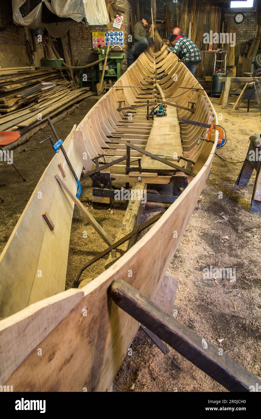 Roberto Tramontin, traditional gondola boat builder, timber ribs ...