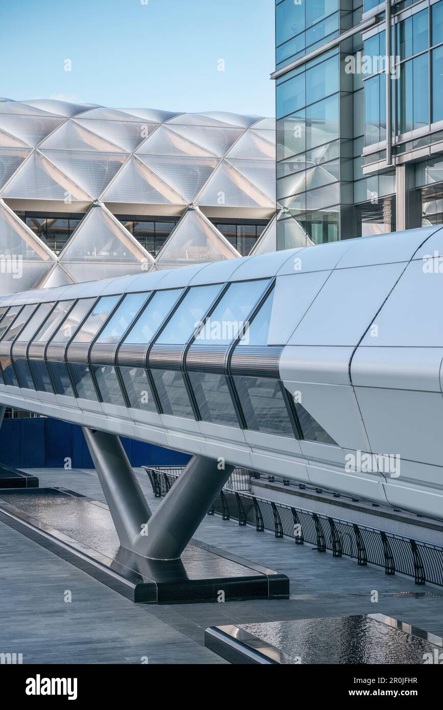 futuristic underground station, Canary Wharf (new financial district ...
