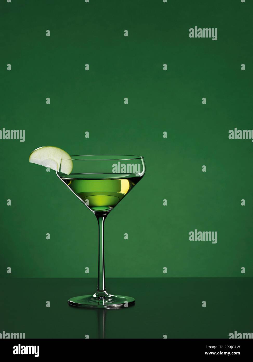Appletini cocktail hi-res stock photography and images - Alamy