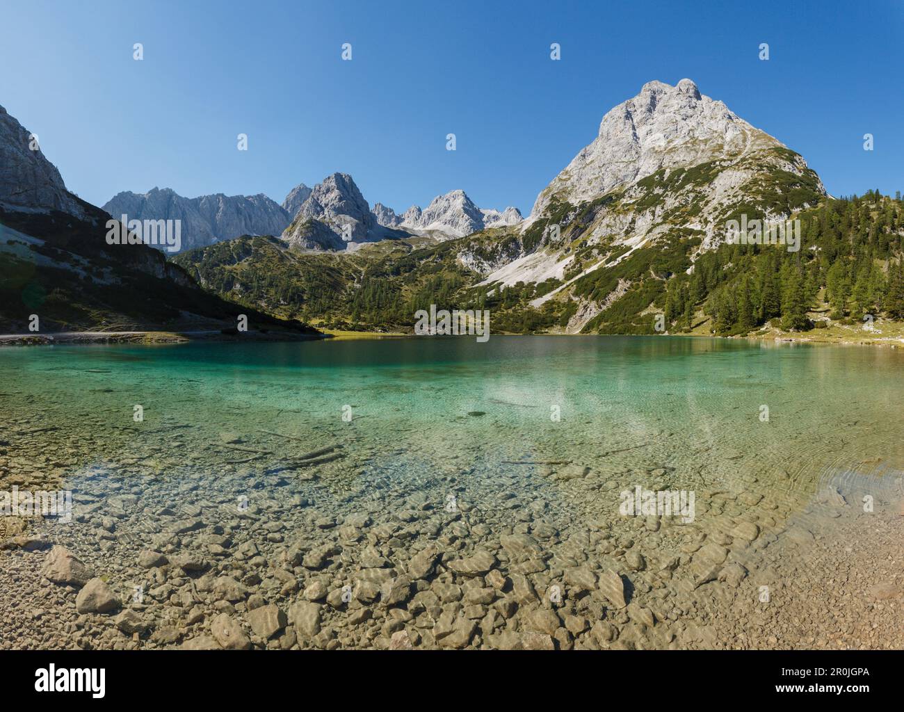 Lake Seebensee with vorderer Drachenkopf and vorderer Tatjakopf ...
