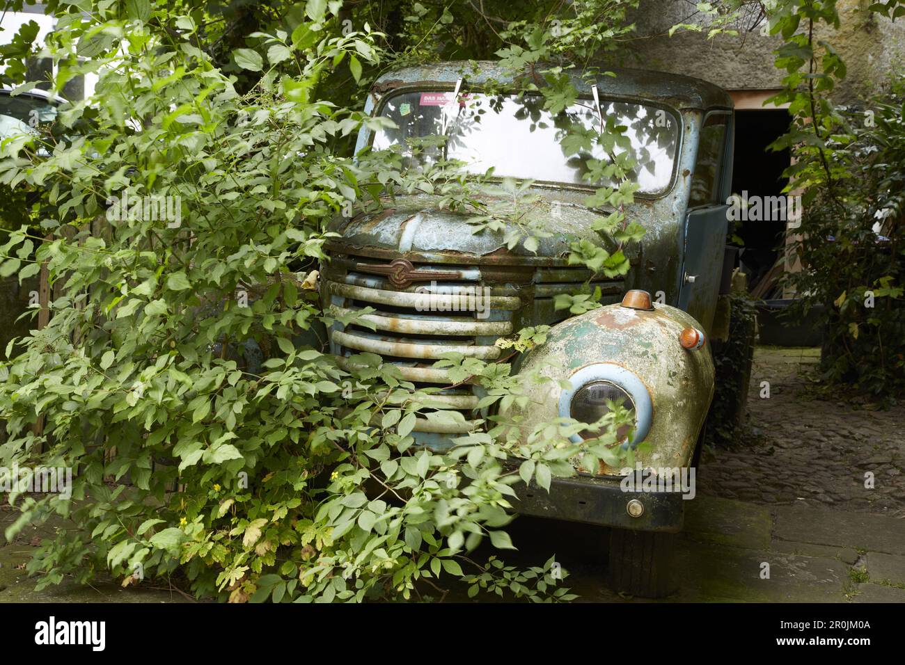 Oldtimer in a garden in the street Katthagen, Steinfurt - Burgsteinfurt ...