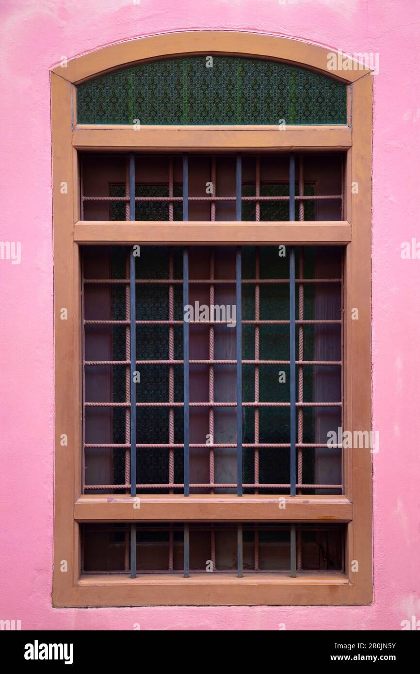 Pink cement wall house hi-res stock photography and images - Alamy