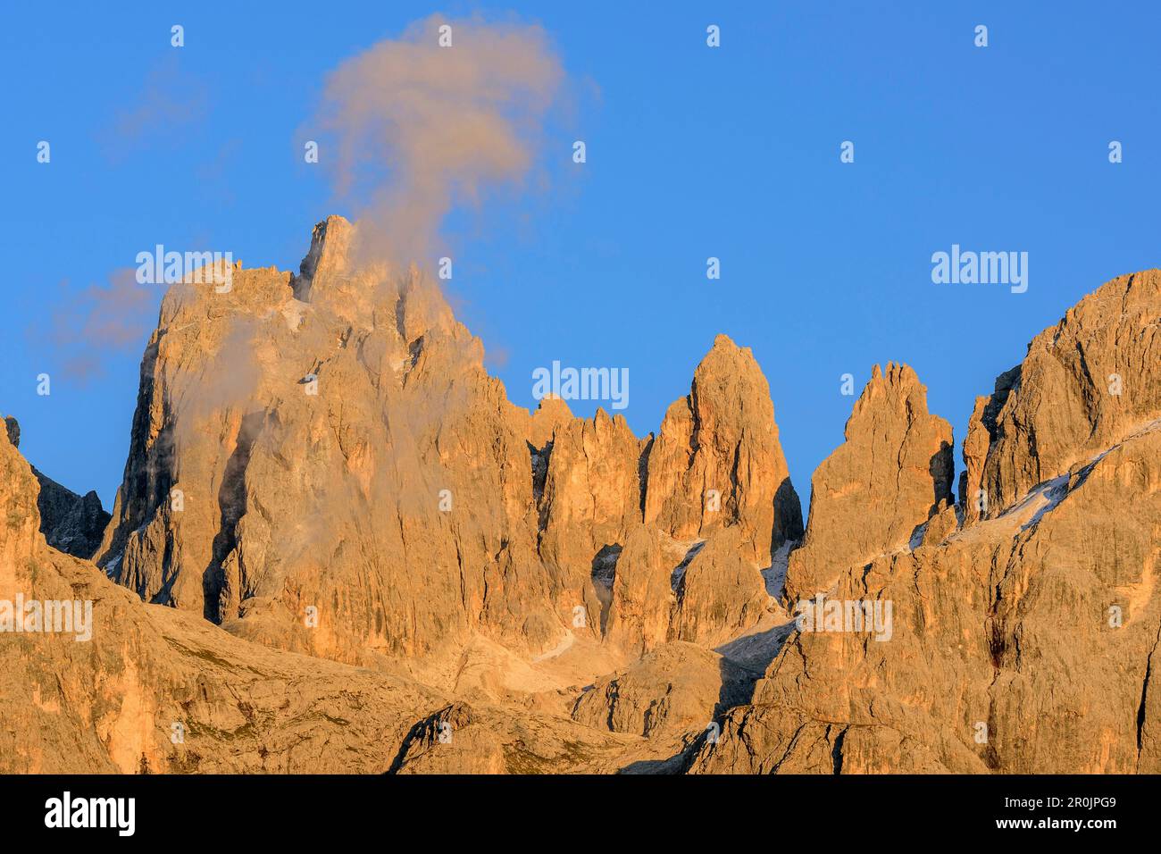 Pala range in alpenglow with Cima del Focobon, Campanile del Focobon ...