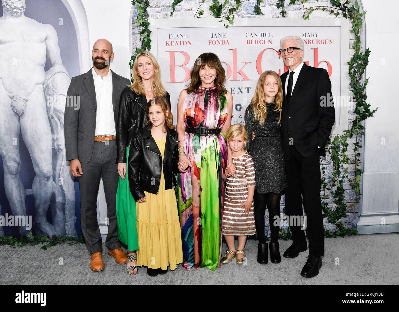 Mary Steenburgen and Ted Danson pose with family members at the ...