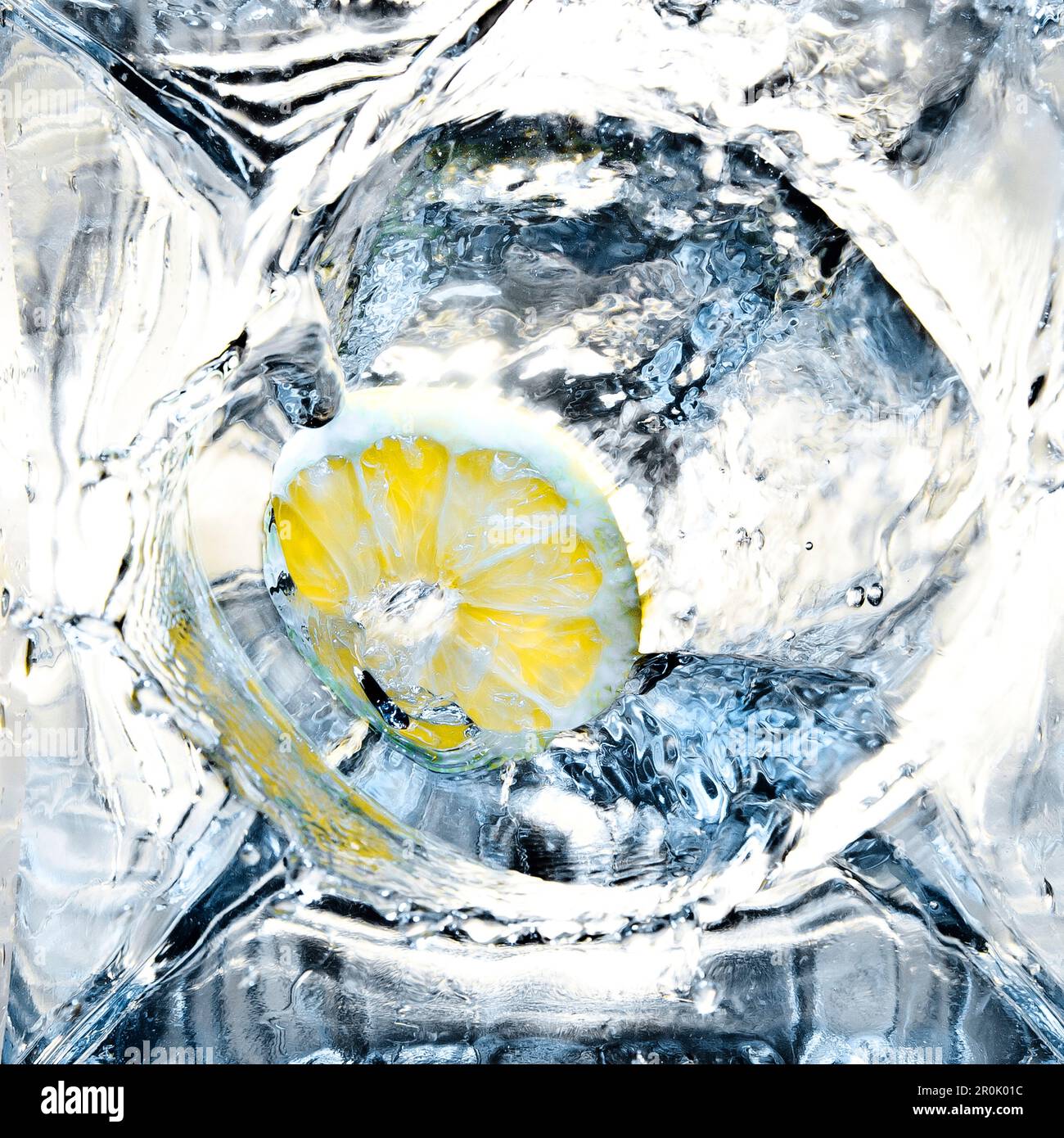 lemon on ice, Long Drink, Cocktail Stock Photo - Alamy