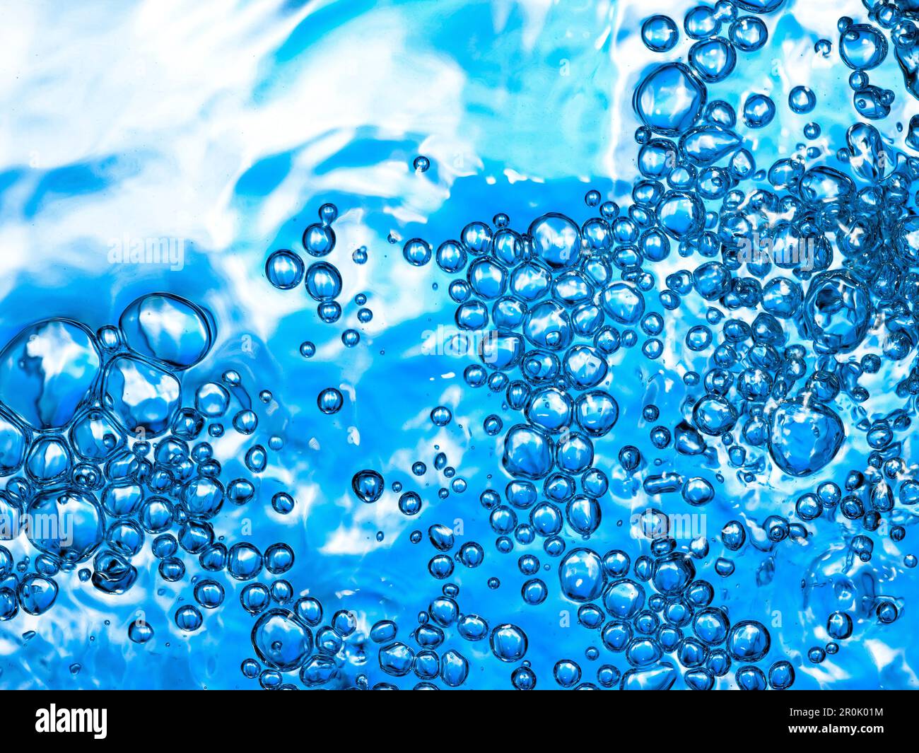 Bubbles drop dripping hi-res stock photography and images - Alamy