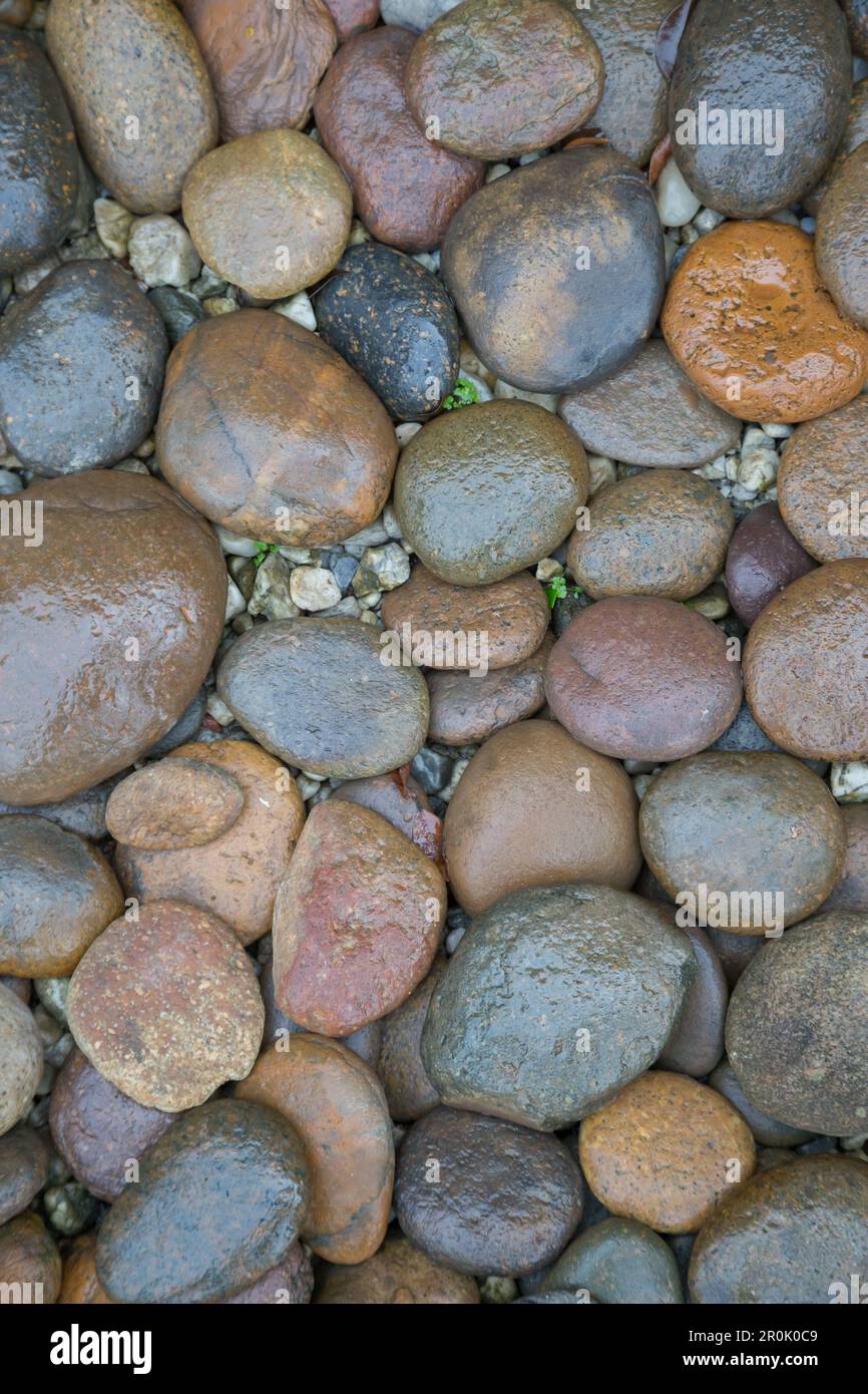 Wet rock river texture background Stock Photo - Alamy