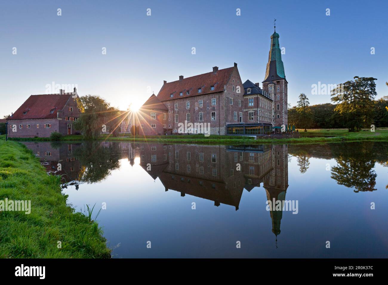 Raesfeld moated castle, Muensterland, North-Rhine Westphalia, Germany ...