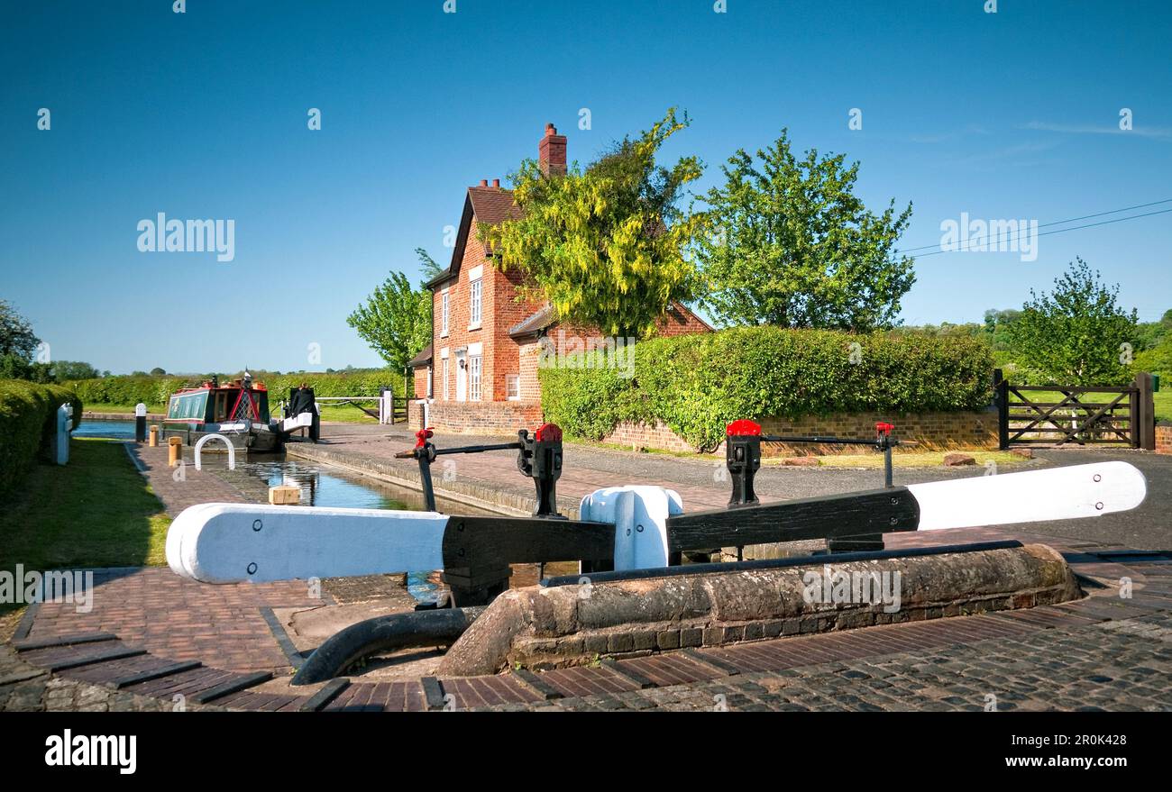 Bratch narrowboat hi-res stock photography and images - Alamy