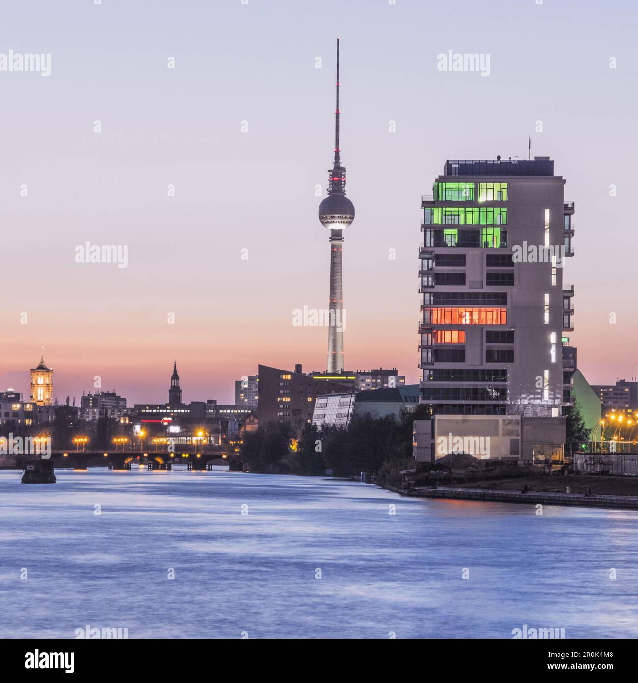 Skyline Berlin, River Spree, Media Spree, Skycraper Living Levels ...