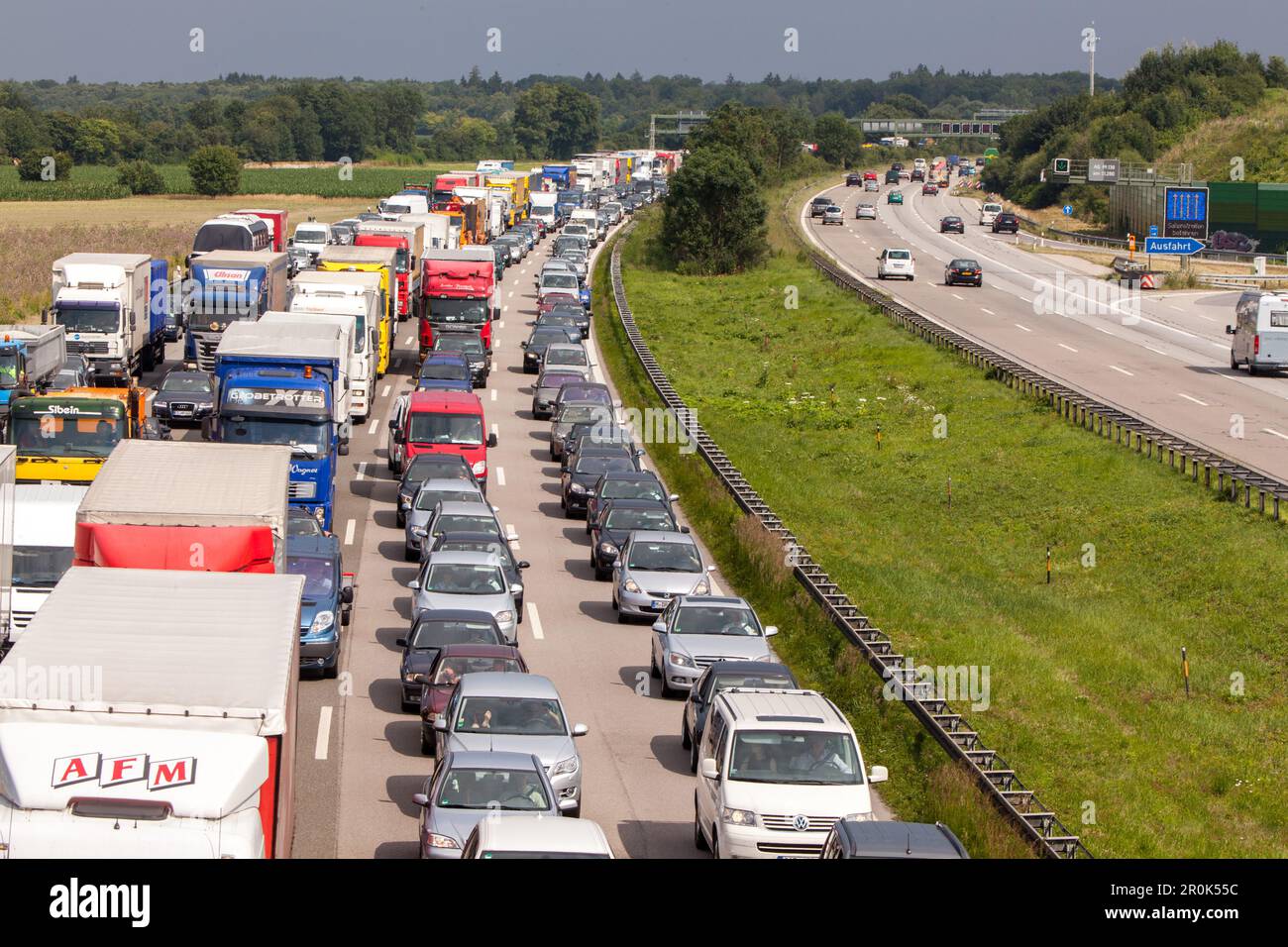 German Autobahn, traffic jam, congestion, A 99, cars, trucks, stopped ...