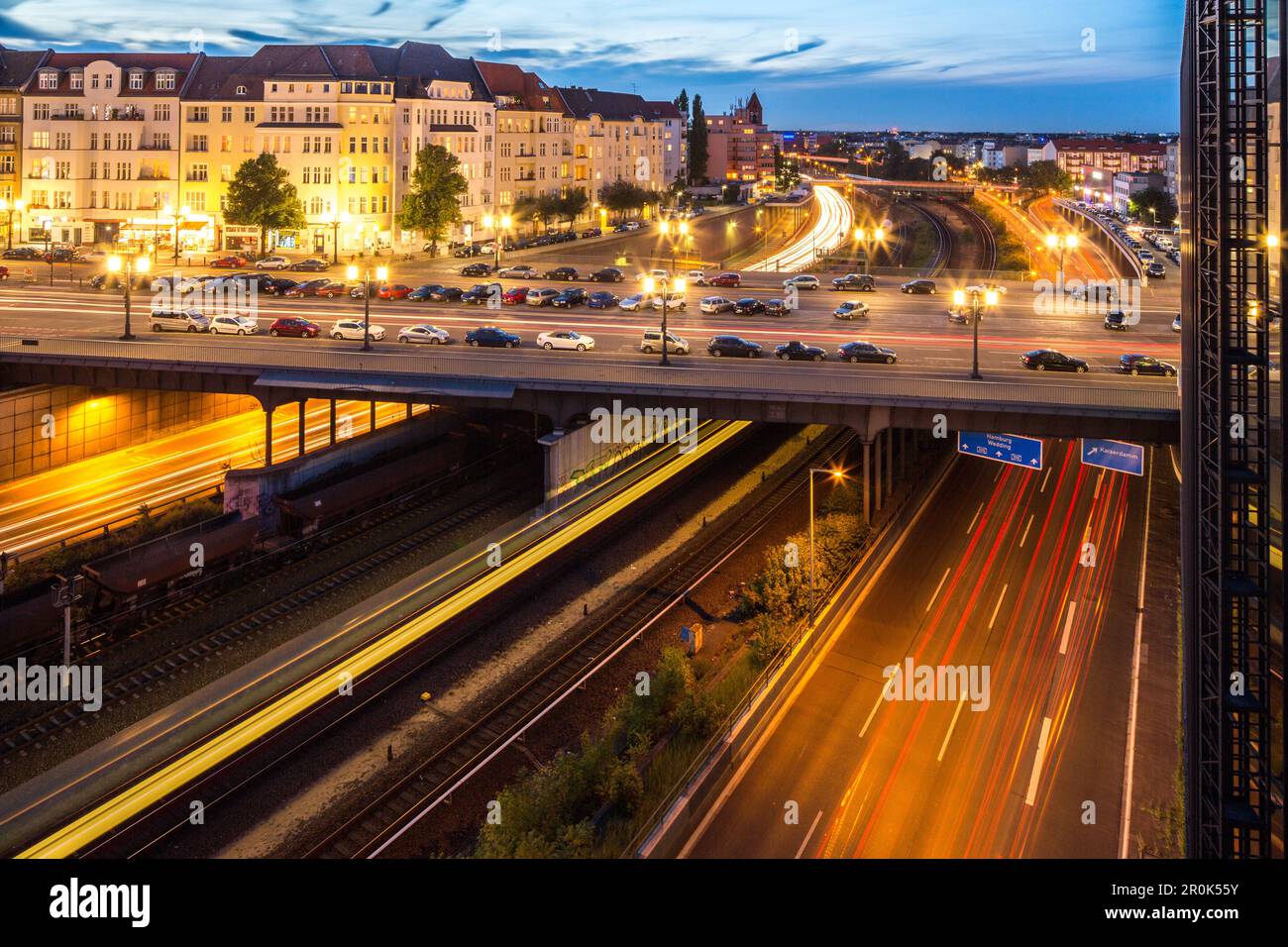 German Autobahn, A 100, Kaiserdamm, city traffic at night, overpass ...