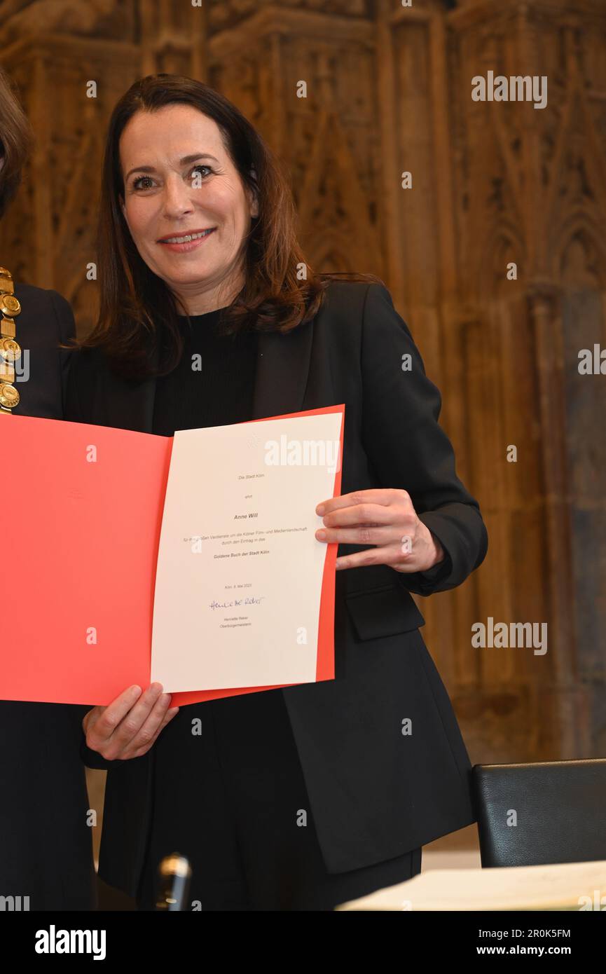 Cologne, Germany. 08th May, 2023. Presenter Anne Will signing the ...