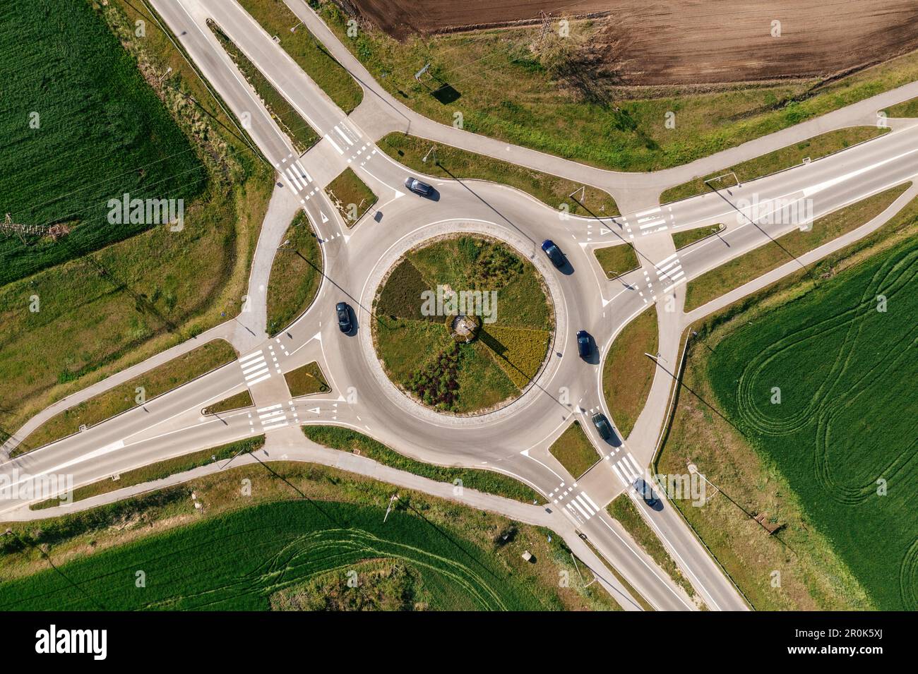 Traffic intersection aerial hi-res stock photography and images - Alamy