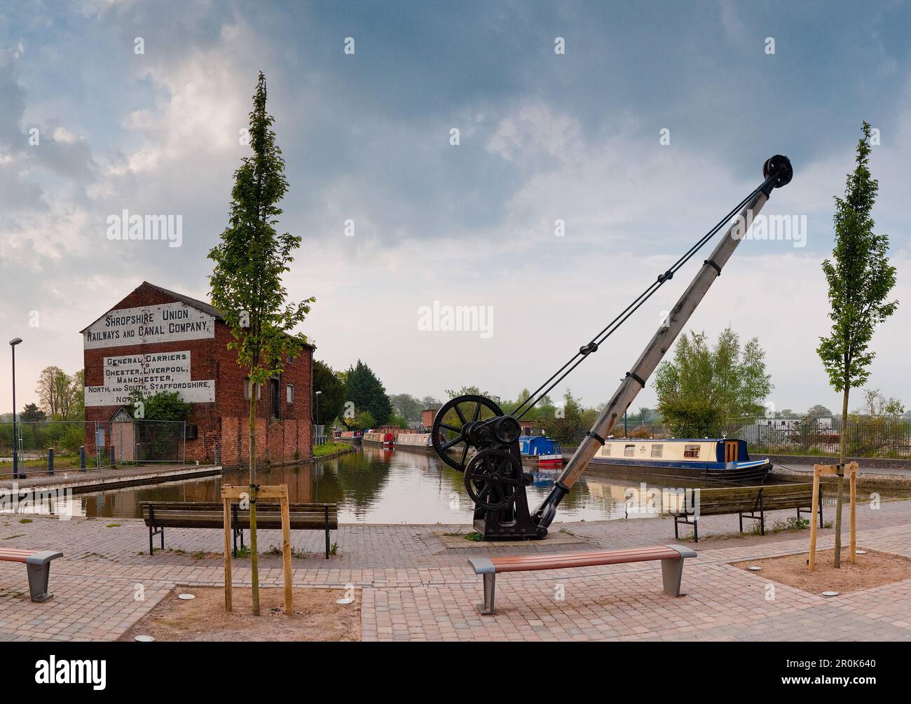 The basin at the end of the Ellesmere Arm of the Llangollen Canal in ...