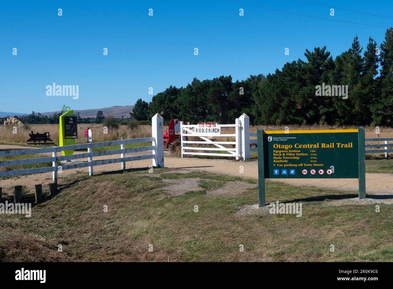 Start or finish of Otago Central Rail Trail, Middlemarch, Maniototo ...