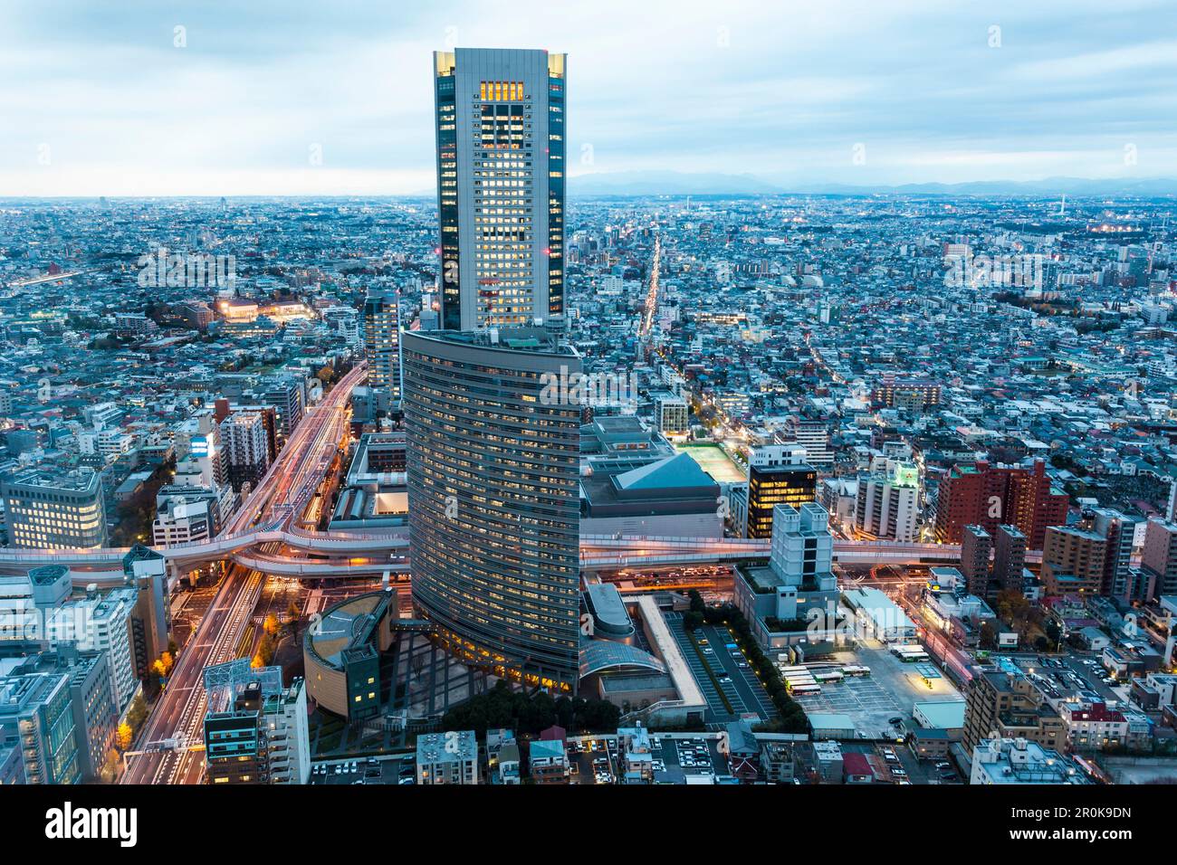 Tokyo opera city hi-res stock photography and images - Alamy