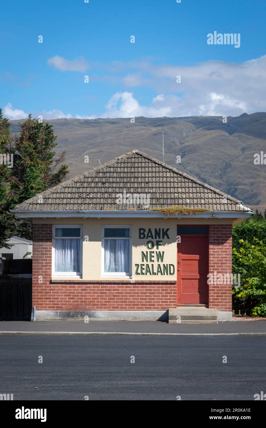 Small Bank of New Zealand building, Middlemarch, Maniototo, Otago ...