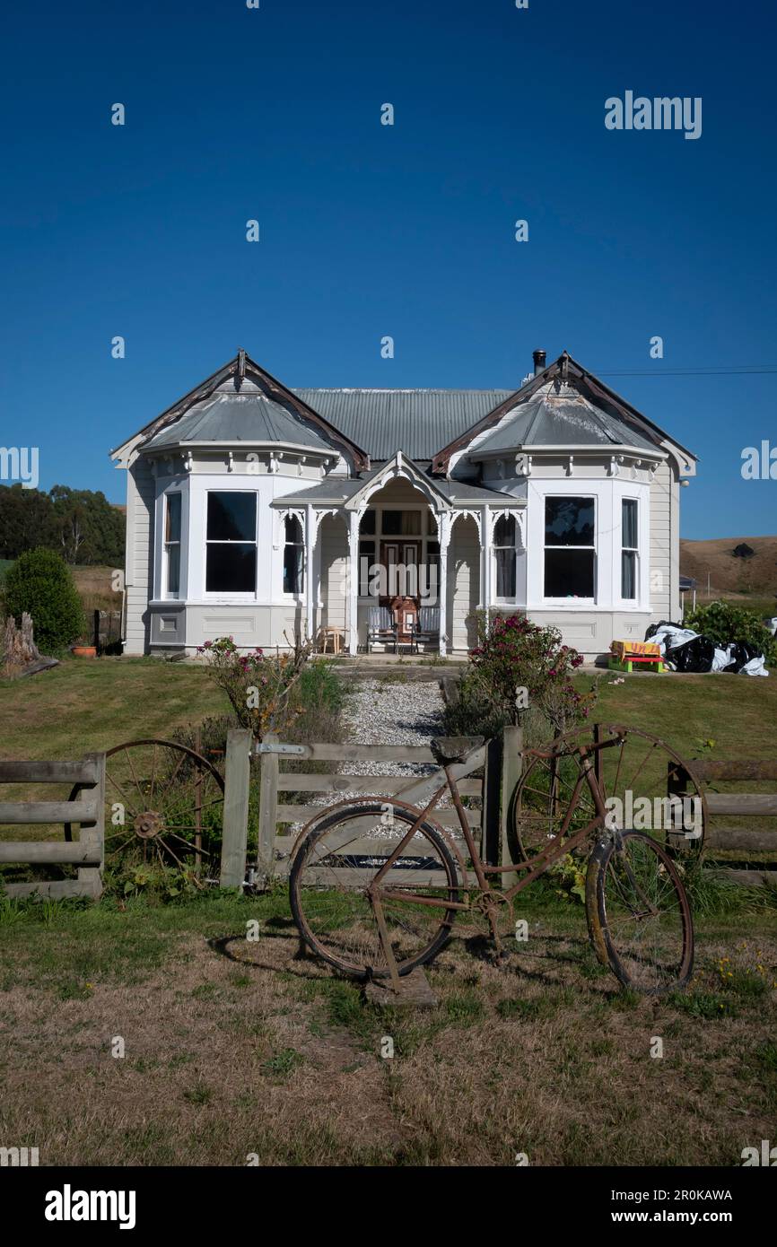 Old country house, near Lawrence, Otago, South Island, New Zealand ...