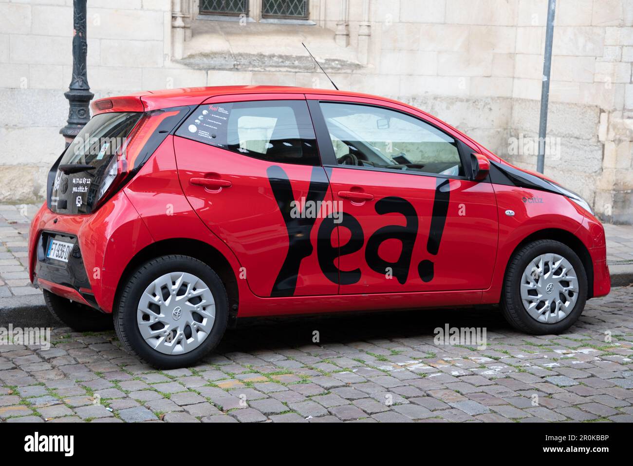 Yea technology logo hi-res stock photography and images - Alamy