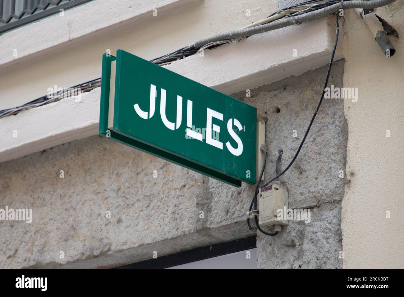 lyon , Aura France - 04 27 2023 : Jules logo brand chain and text sign ...