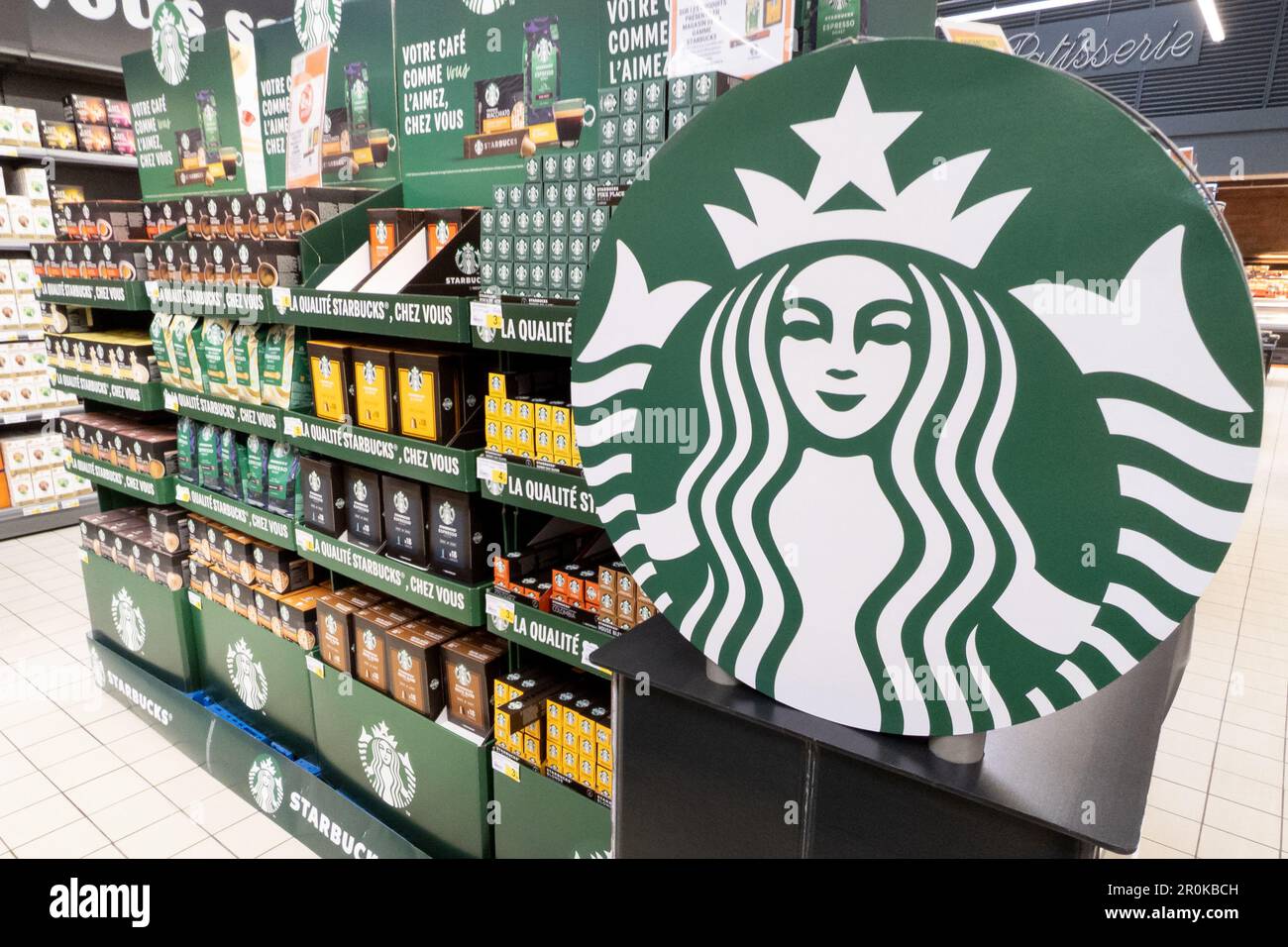 Bordeaux , Aquitaine France - 05 02 2023 : starbucks logo round and ...