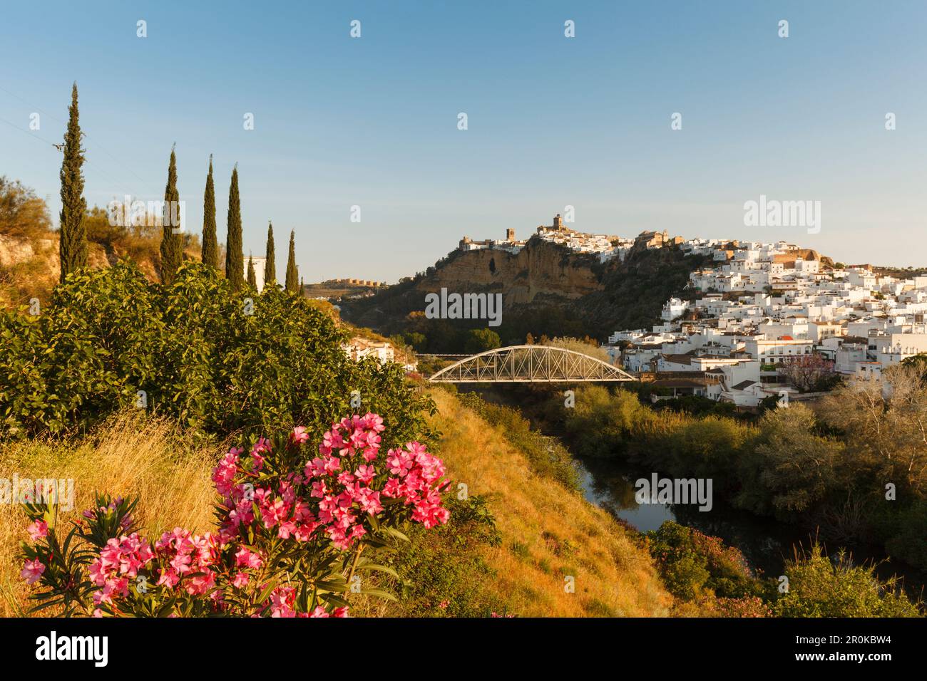 Arcos de la Frontera, pueblo blanco, white village, Cadiz province ...