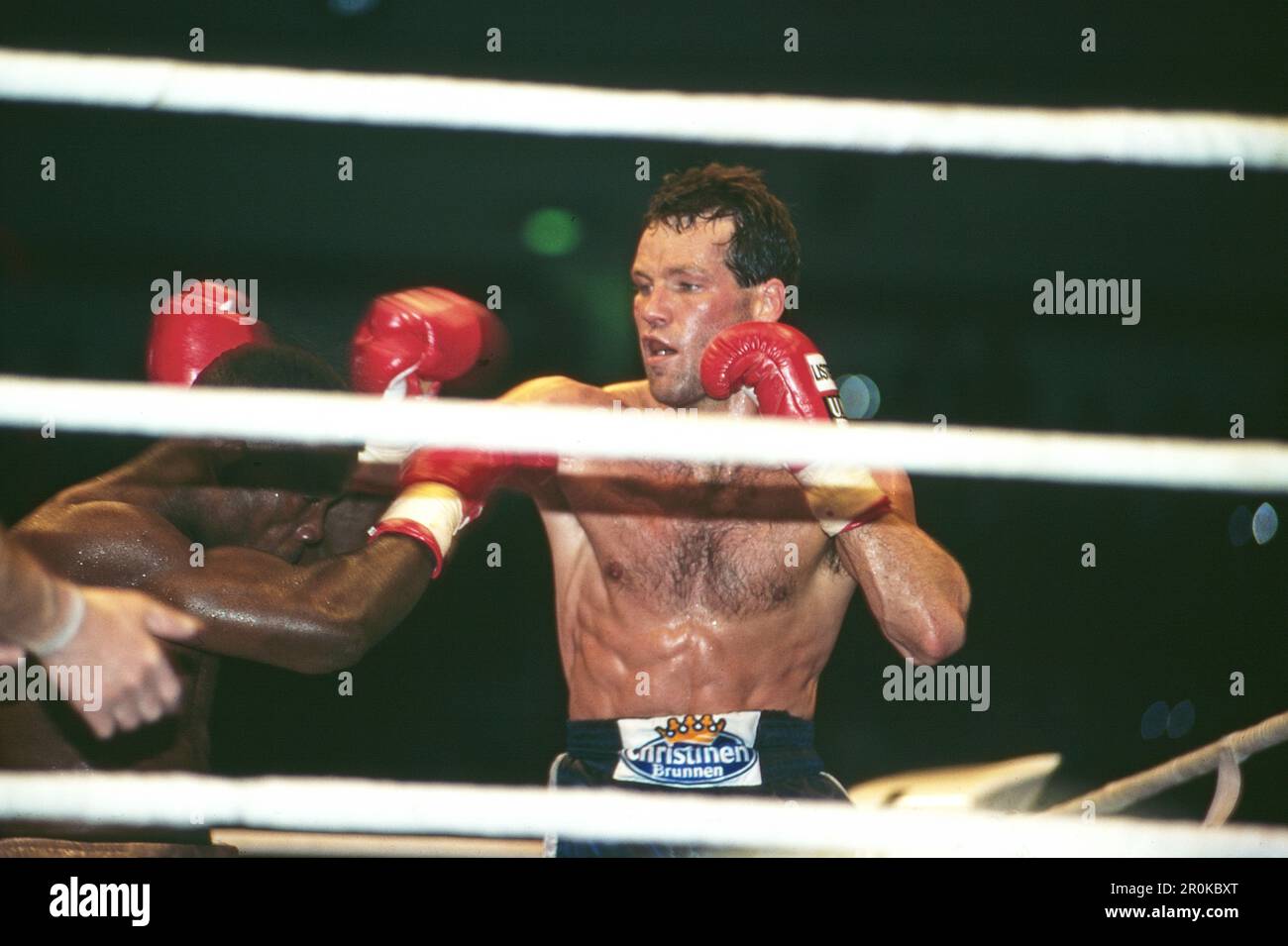 Henry Maske, deutscher Boxer, beim Kampf mit Duran Williams um die IBF ...