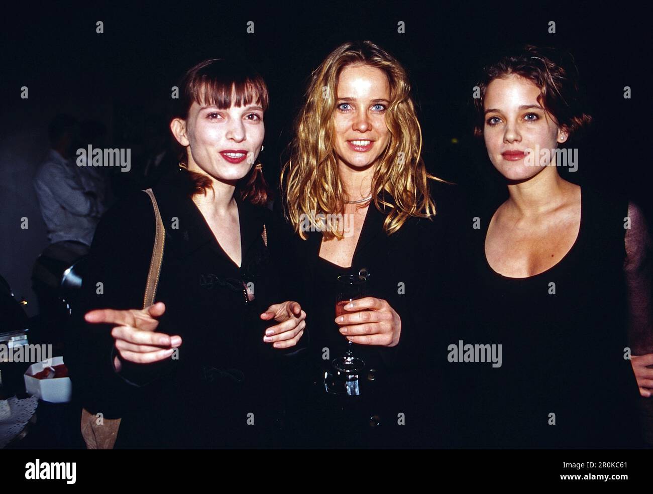 Deutsche Schauspielerinnen Stephanie Philipp, Ann Kathrin Kramer und ...