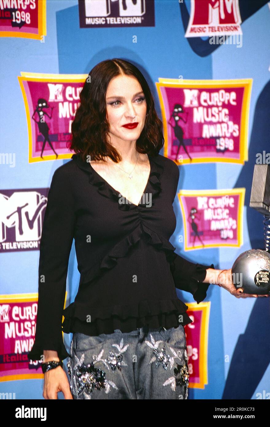 Amerikanische Sängerin Madonna bei den MTV Europe Awards in Mailand ...