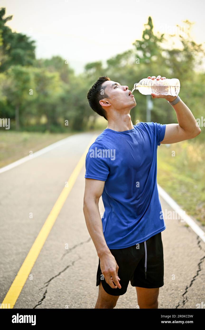 Exhausted face runner hi-res stock photography and images - Alamy