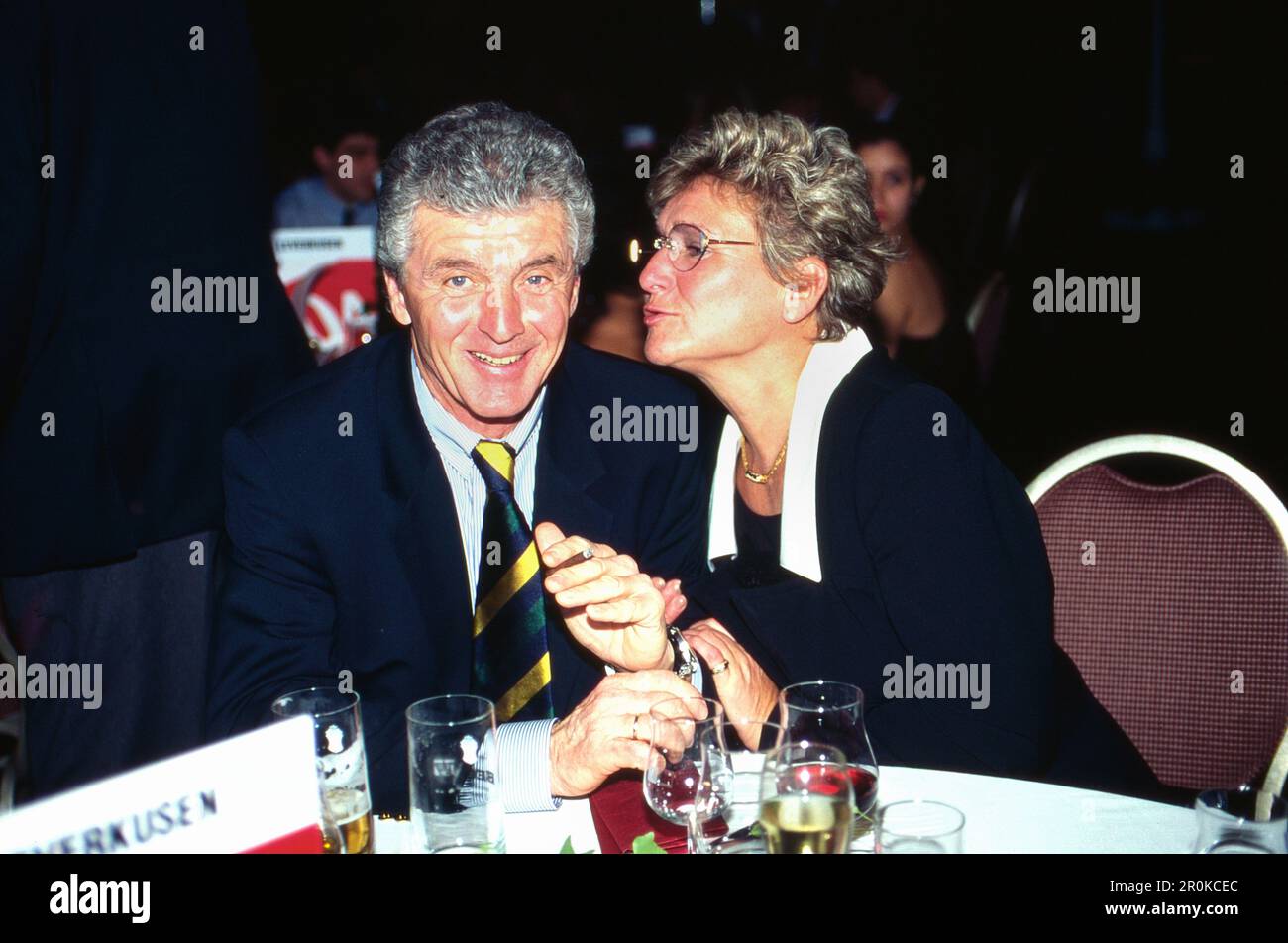 Erich Ribbeck, deutscher Fussballspieler und Fussballtrainer, mit ...