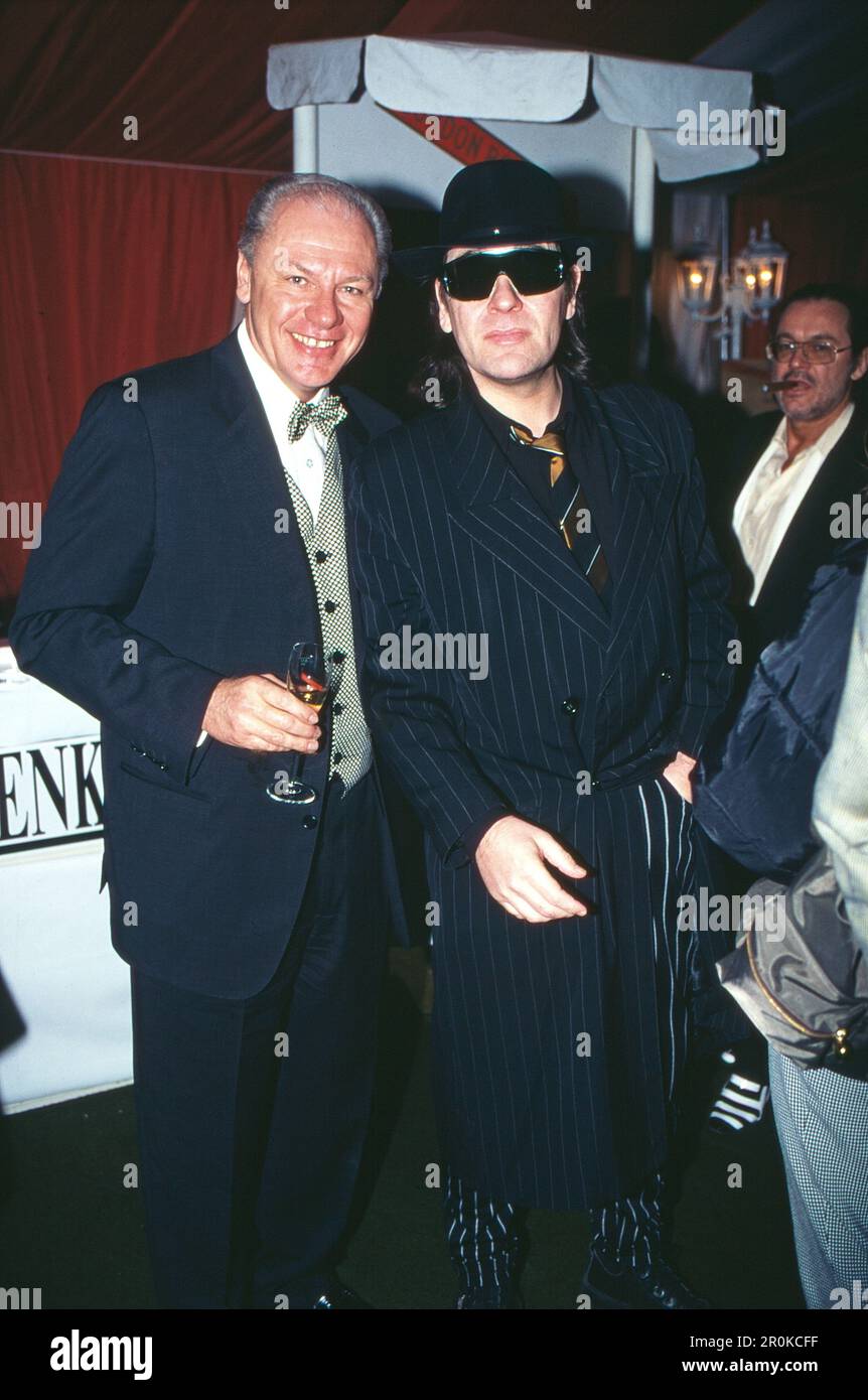 Klaus Peter Kohl, deutscher Unternehmer und Boxpromoter, mit Rocksänger ...