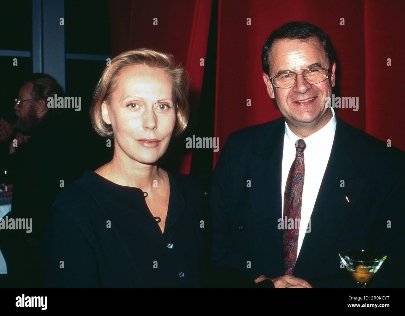 Hartmut W. Kieven, deutscher Manager, mit Designerin Caren Pfleger ...
