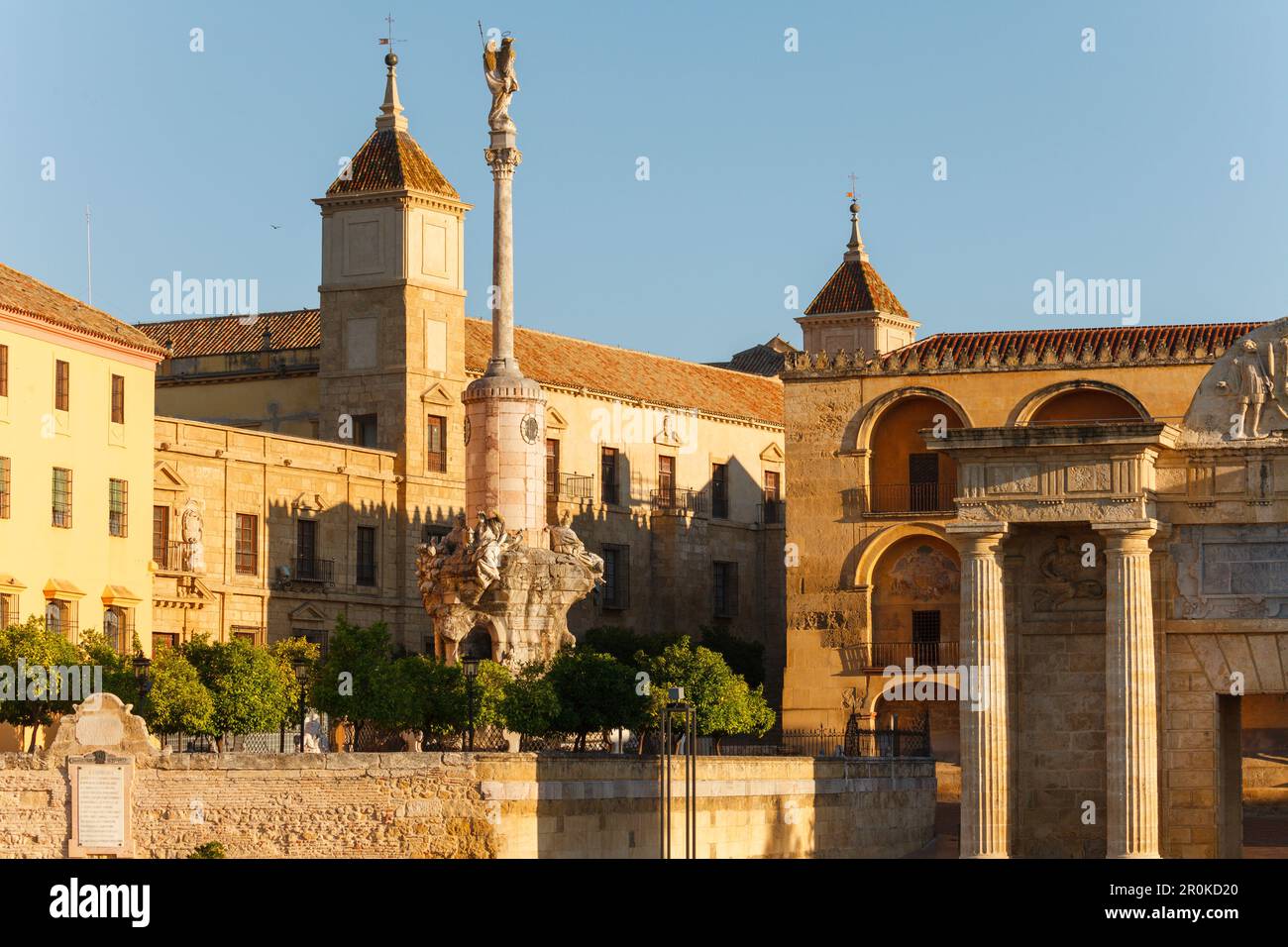 El Triunfo, column with statue of San Rafael, patron saint of Cordoba ...