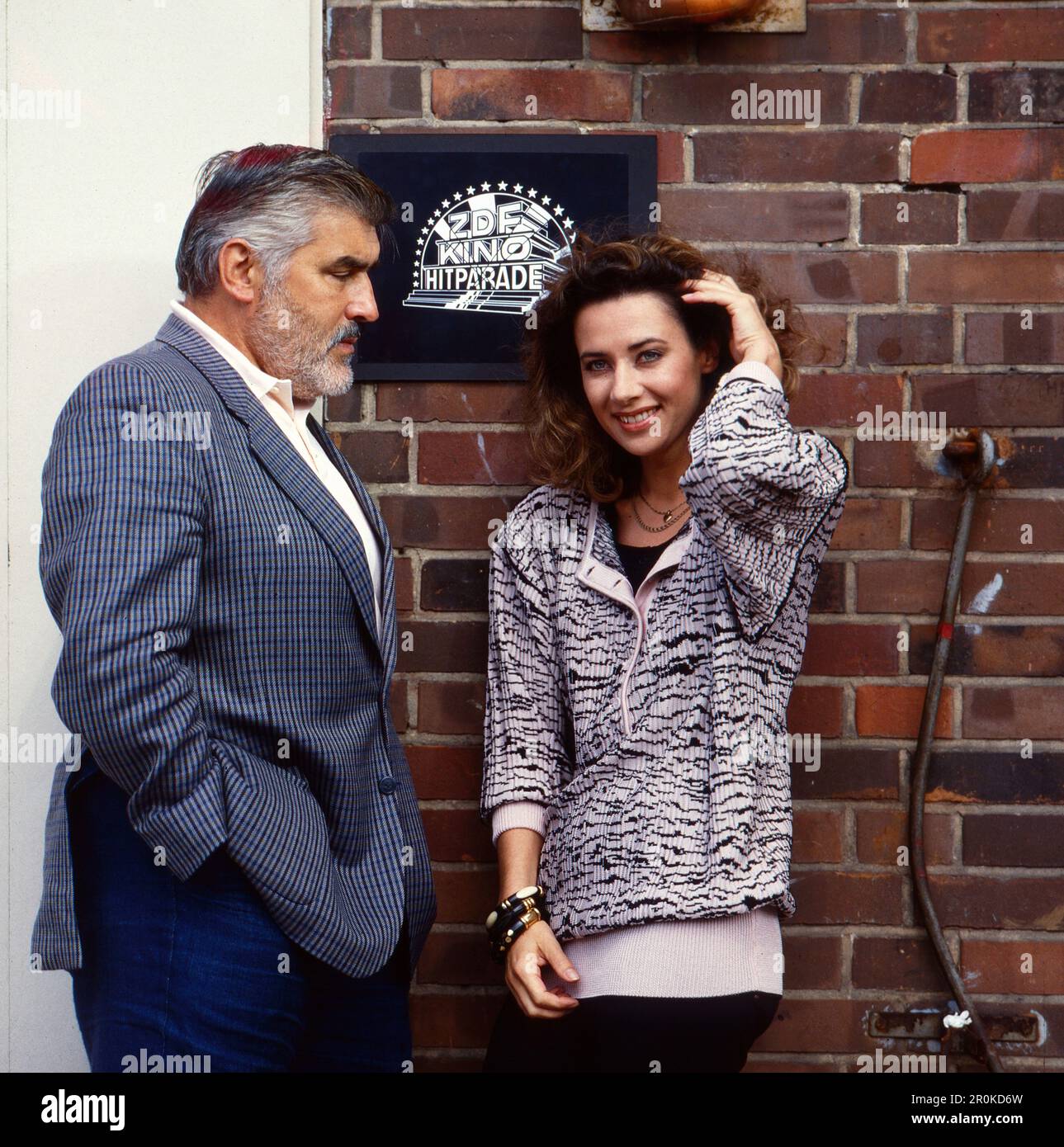 Kino-Hitparade, Fernsehserie, Deutschland 1984 - 1991, Moderatorin Sabine Sauer mit Schauspieler ...