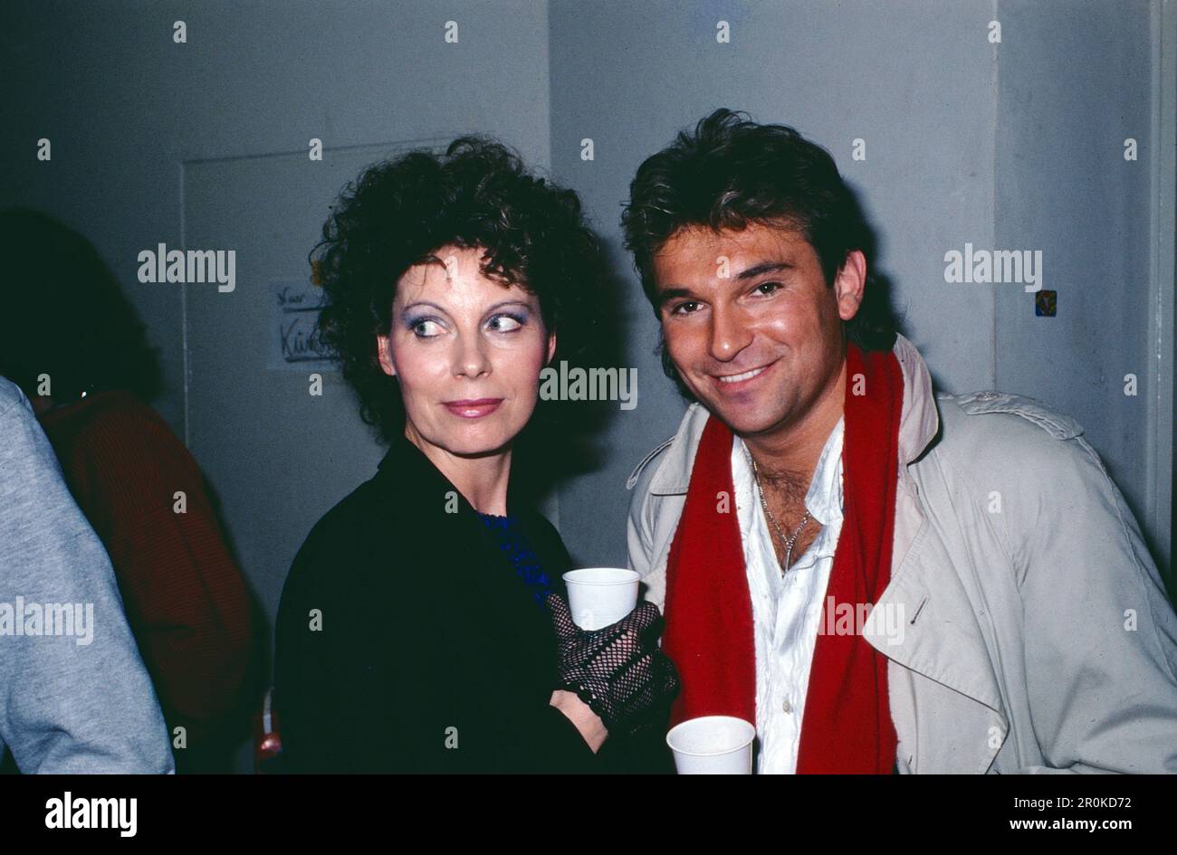 Sängerin Su Kramer und Musikproduzent Peter Sebastian bei einem Event ...