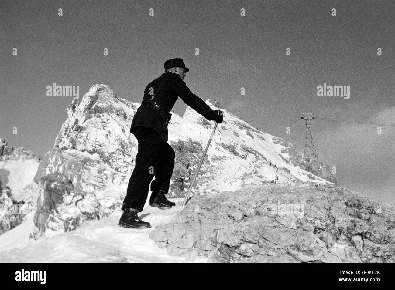 Deutschlands am höchsten stationierter Grenzer, Zugspitze 1936. Germany ...