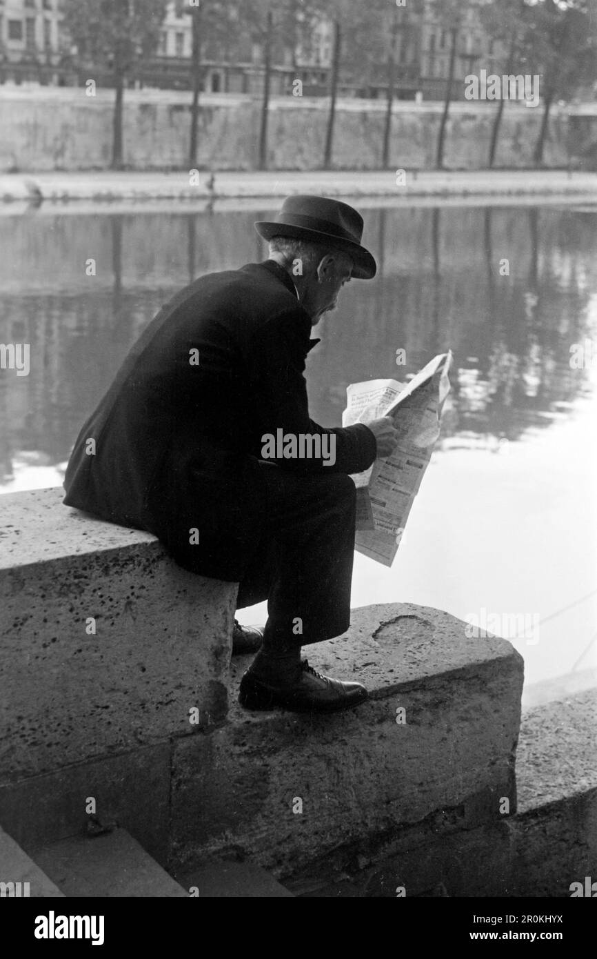 Riverwall Black and White Stock Photos & Images - Alamy