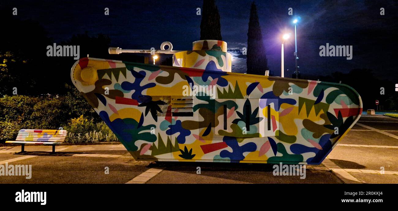 Fake military tank, Dance Biennal defile, Albert Camus cultural hall ...