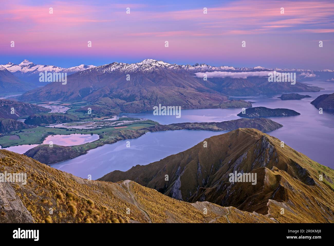Lake Wanaka and Mount Aspiring at dawn, Roys Peak, Harris Mountains ...
