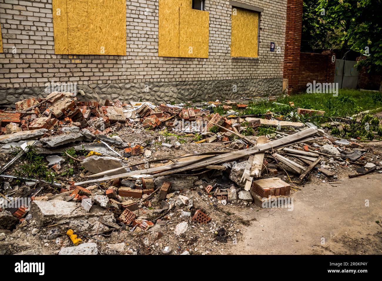 An uninhabited building in a residential area of Sloviansk was hit hard ...