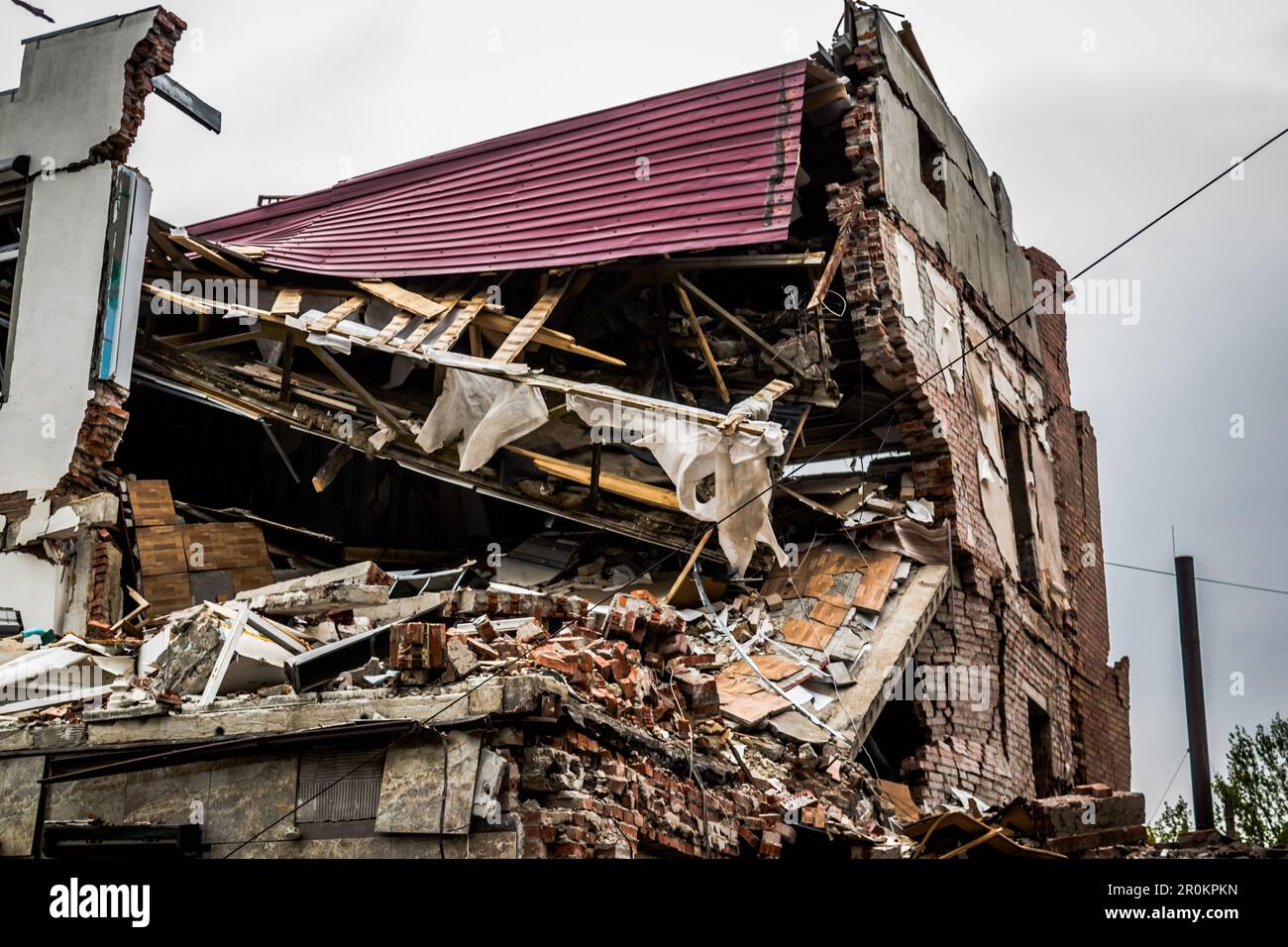 An uninhabited building in a residential area of Sloviansk was hit hard ...