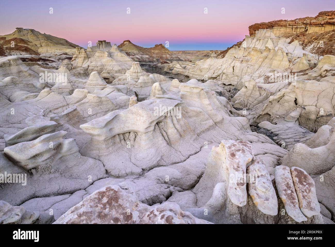 Rock towers with white sandstone at dawn, Bisti Badlands, De-Nah-Zin ...