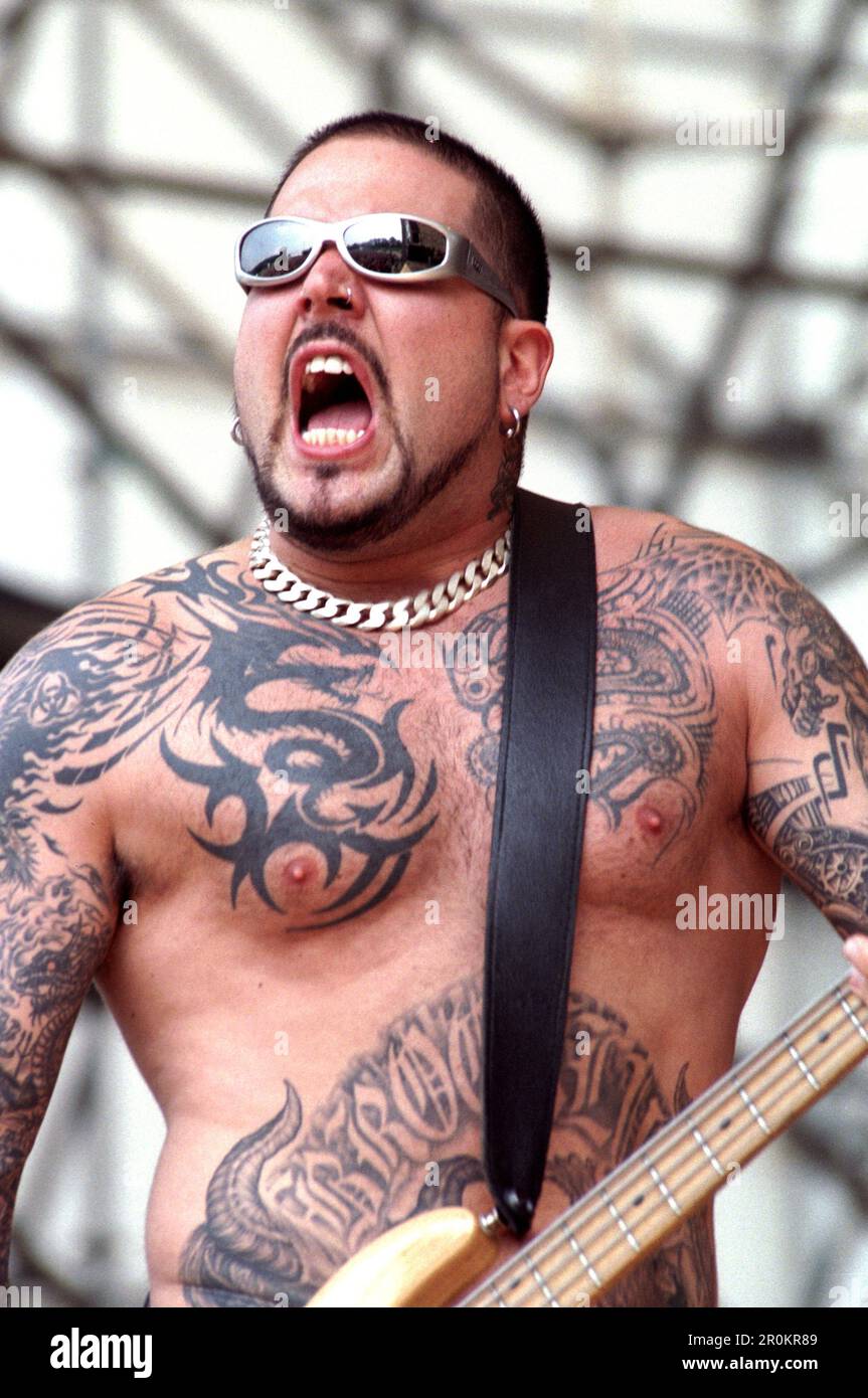 Evan seinfeld vocals and bass hi-res stock photography and images - Alamy