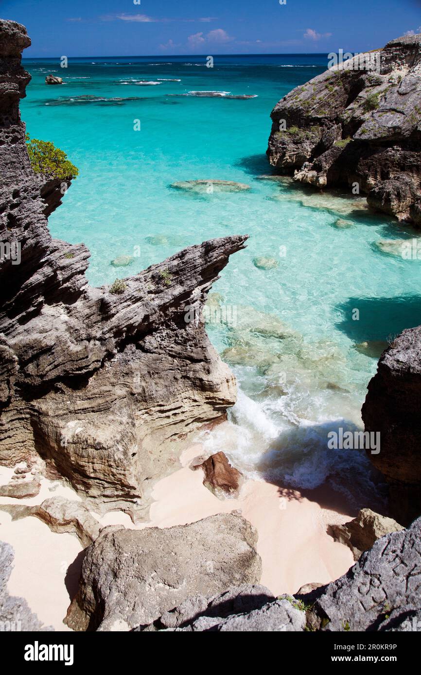 BERMUDA. Rocks and Beaches at Warwick Long Bay Stock Photo - Alamy