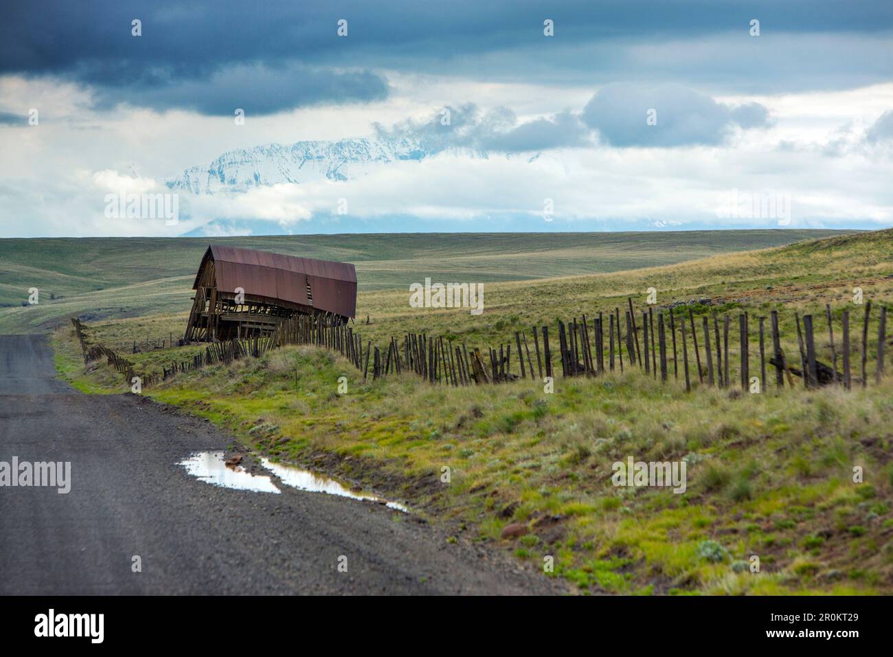 USA, Oregon, Joseph, an old barn along the road that leads to the ...