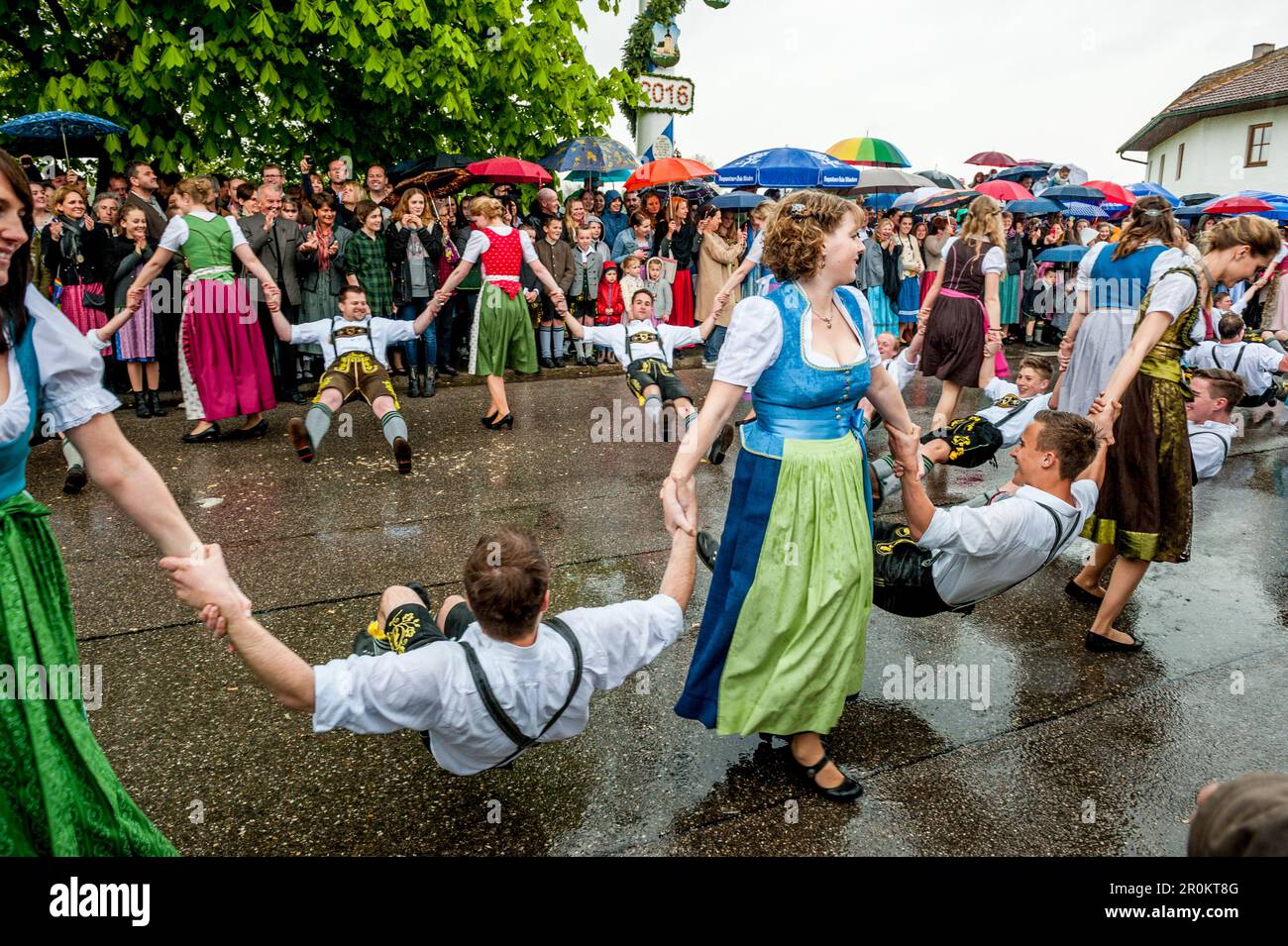 Dance costume bavaria hi-res stock photography and images - Alamy