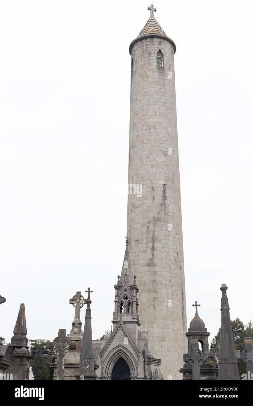The O'Connell Tower, and graves at Glasnevin Cemetery in Dublin ...