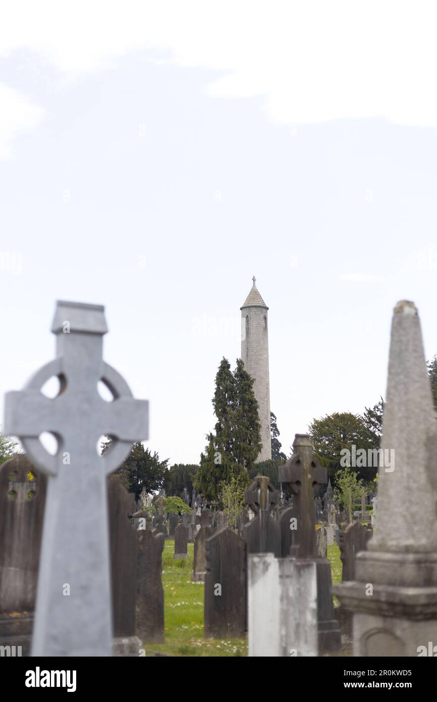 The O'Connell Tower, and graves at Glasnevin Cemetery in Dublin ...